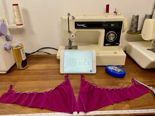 A fuchsia mesh lingerie set – FehrTrade